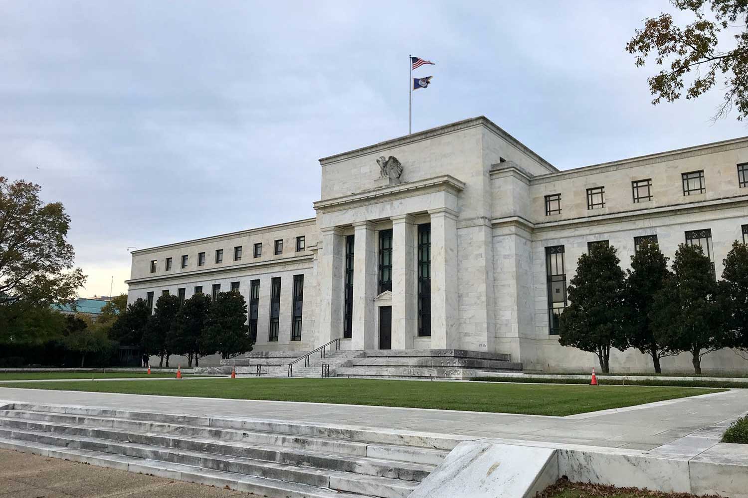 アメリカの利下げ局面突入で世界・日本の景気はどうなる？ 現状や見通しを解説｜RENOSY マガジン（リノシーマガジン）